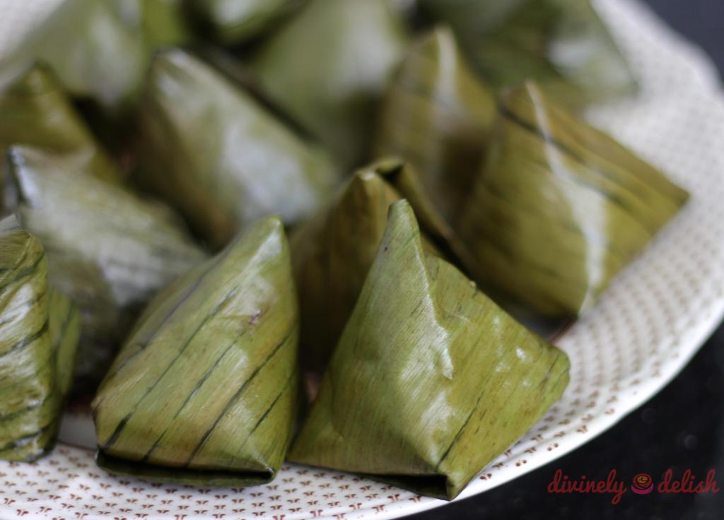Kuih Koci (Coconut Mochi) | Divinely Delish