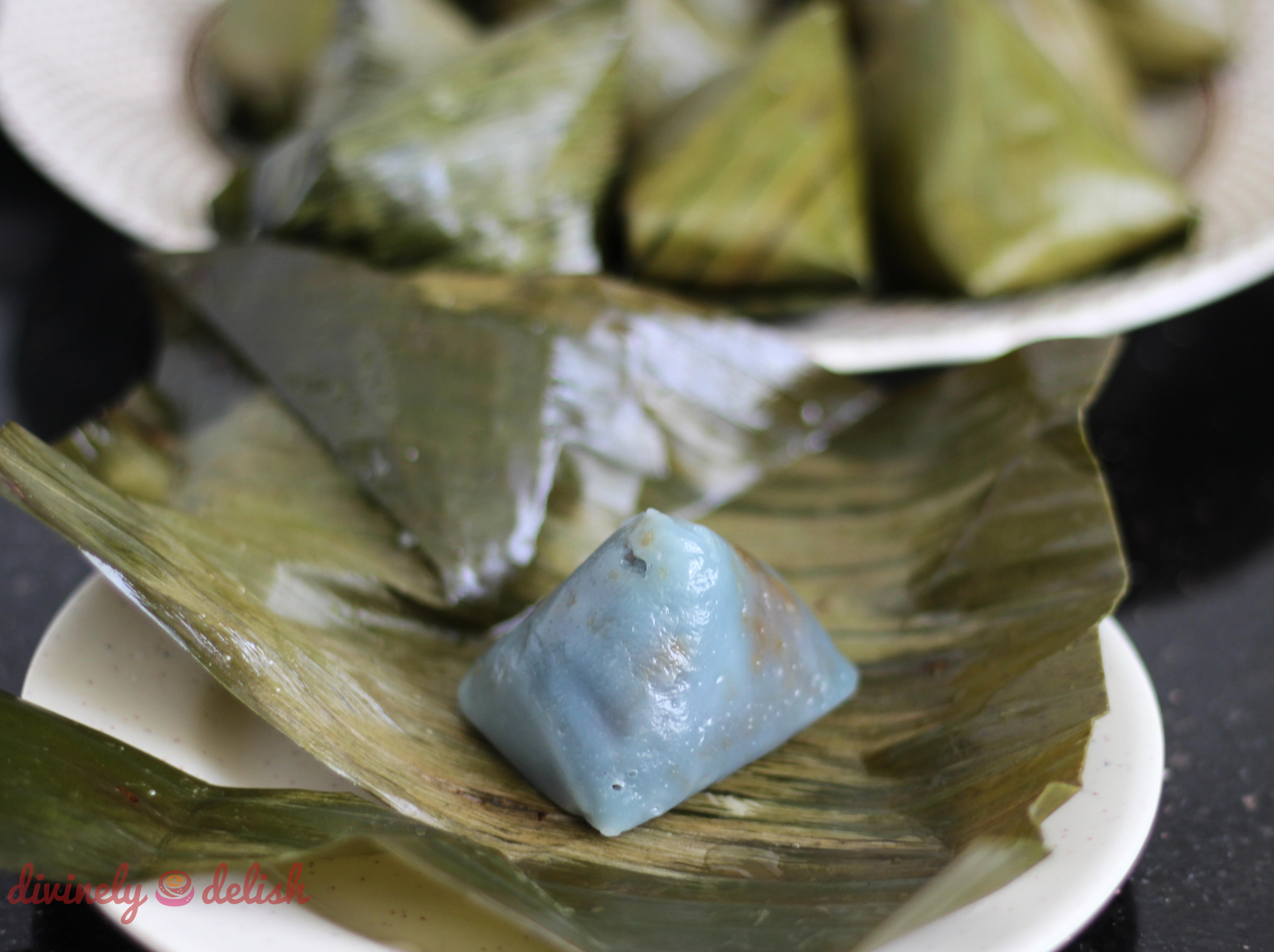 Kuih Koci (Coconut Mochi) | Divinely Delish